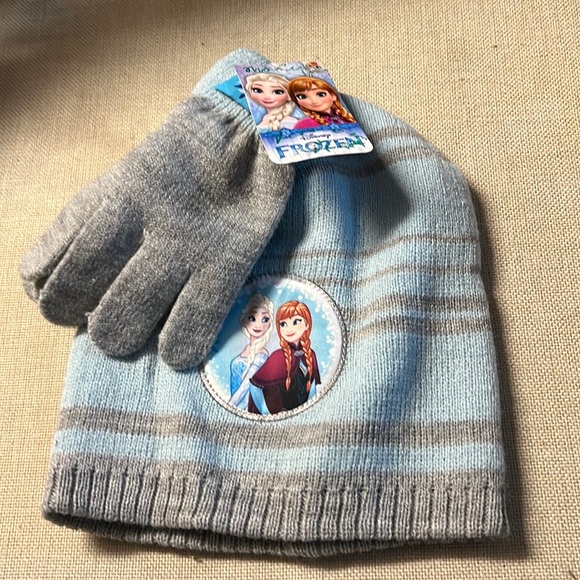 Frozen | Accessories | New Disney Frozen Har Gloves Girls Set Nwt ...
